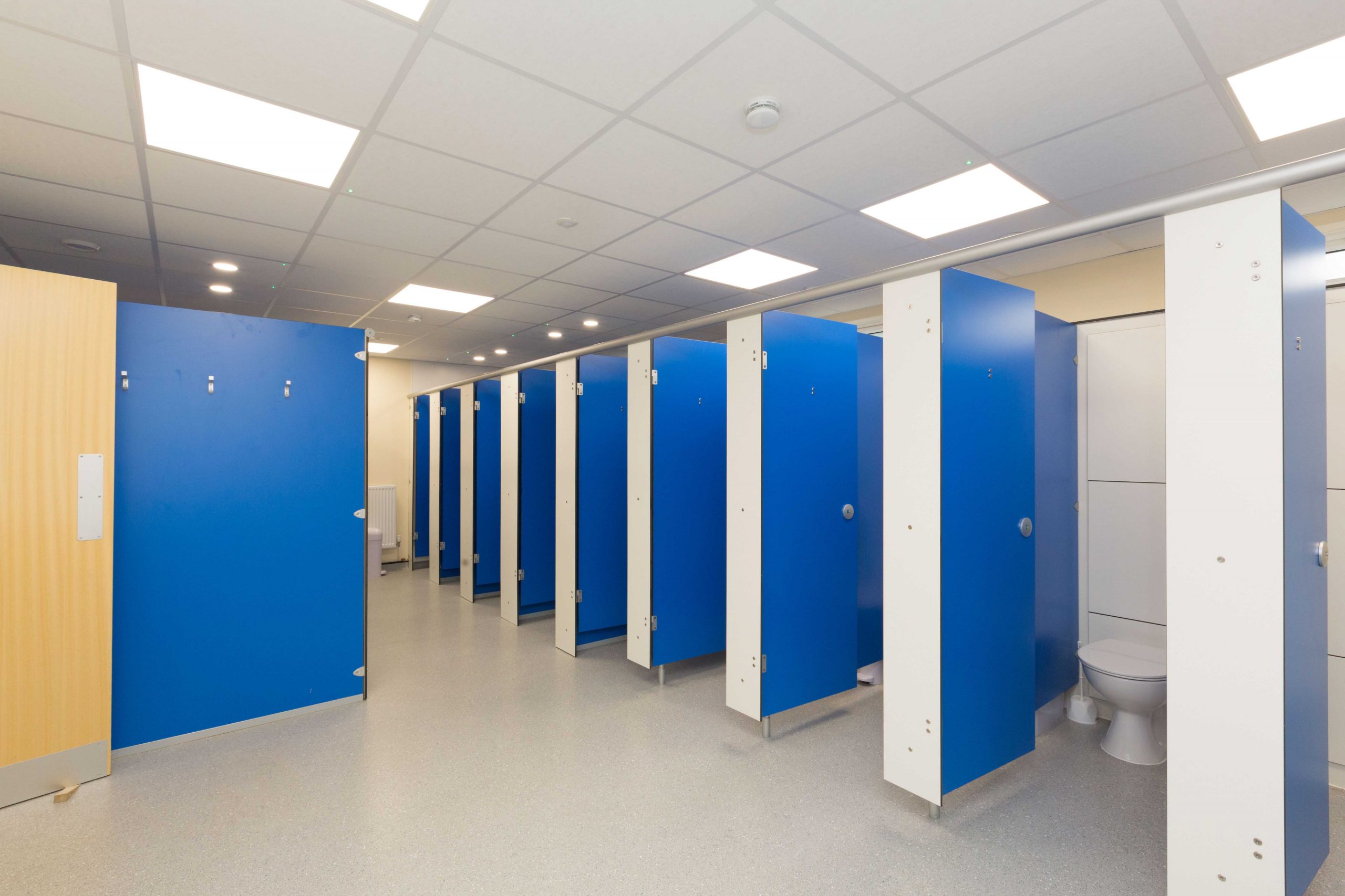 Toilet Cubicles Kent | Hard-Wearing | Concept Cubicle Systems