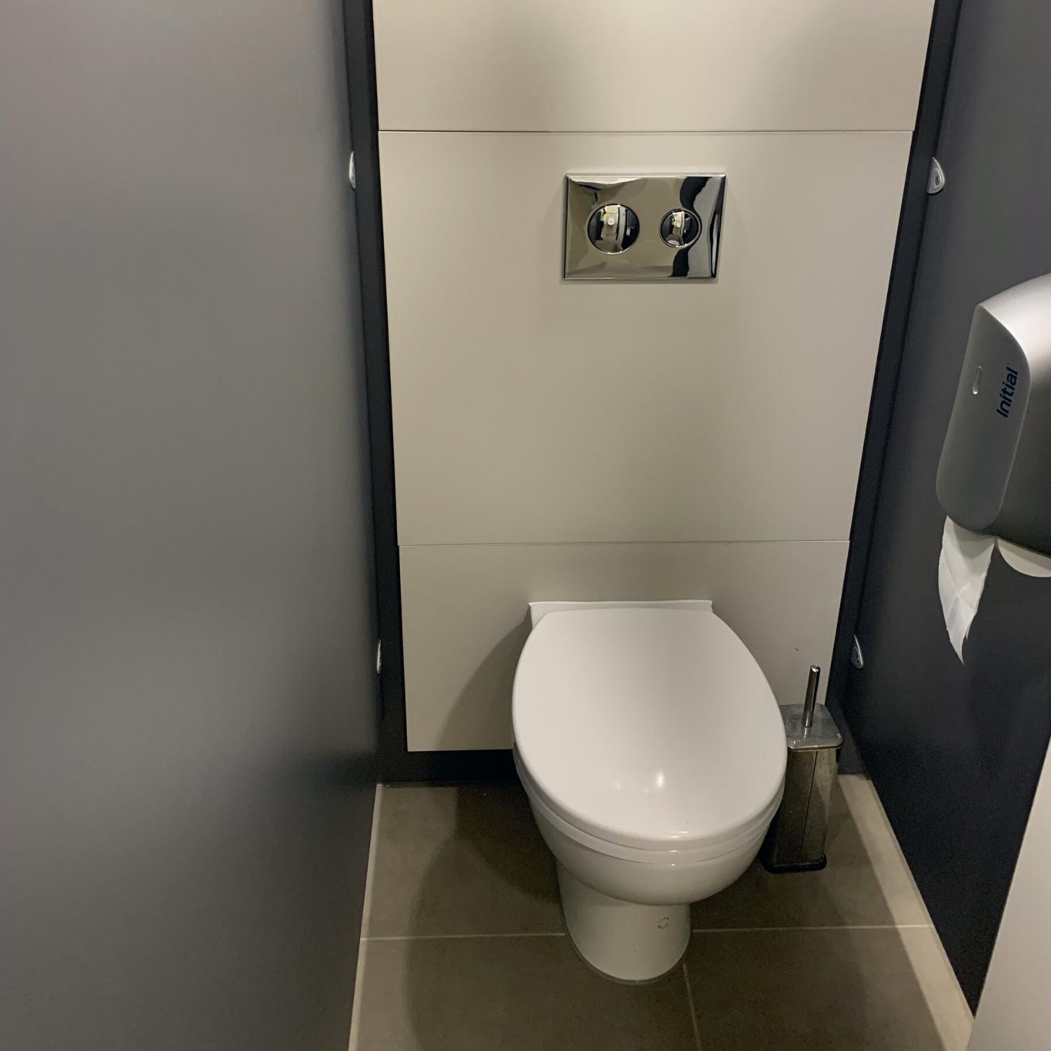 Gredley House | Washroom Case Study | Concept Cubicle Systems