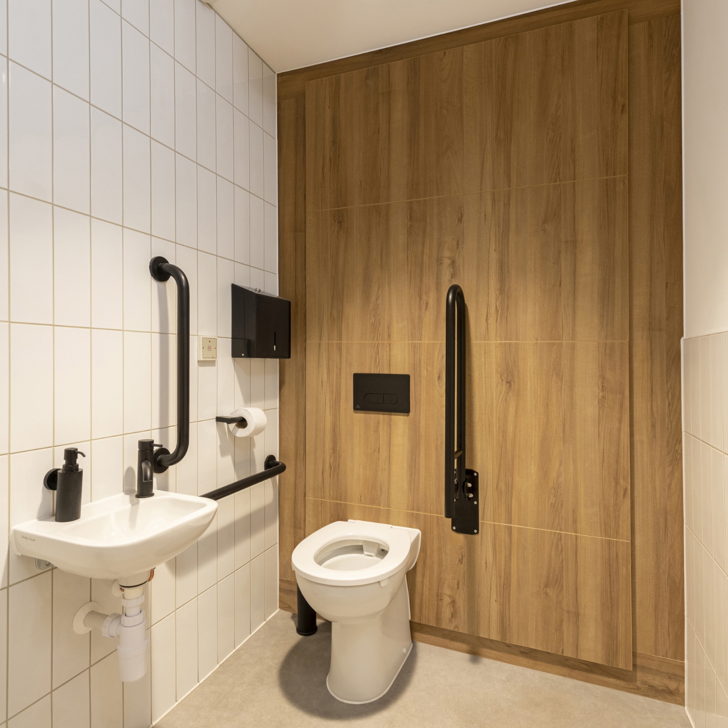 Three-Storey Transformation in Manchester City Centre: St James' Square ...