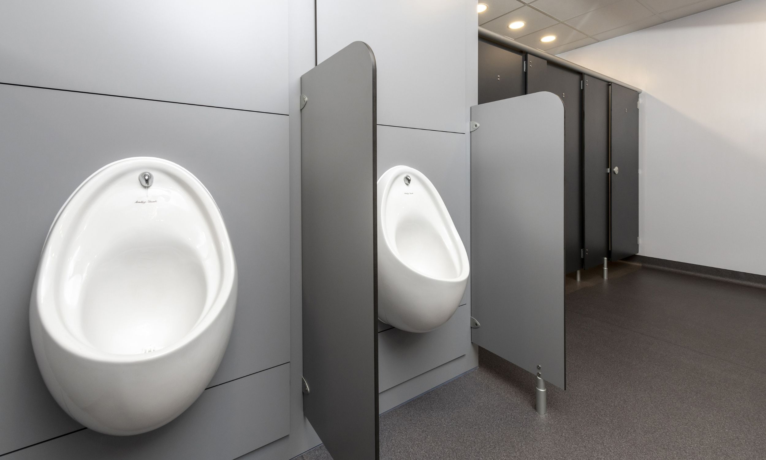 A modern, practical washroom solution for Urmston Grammar School
