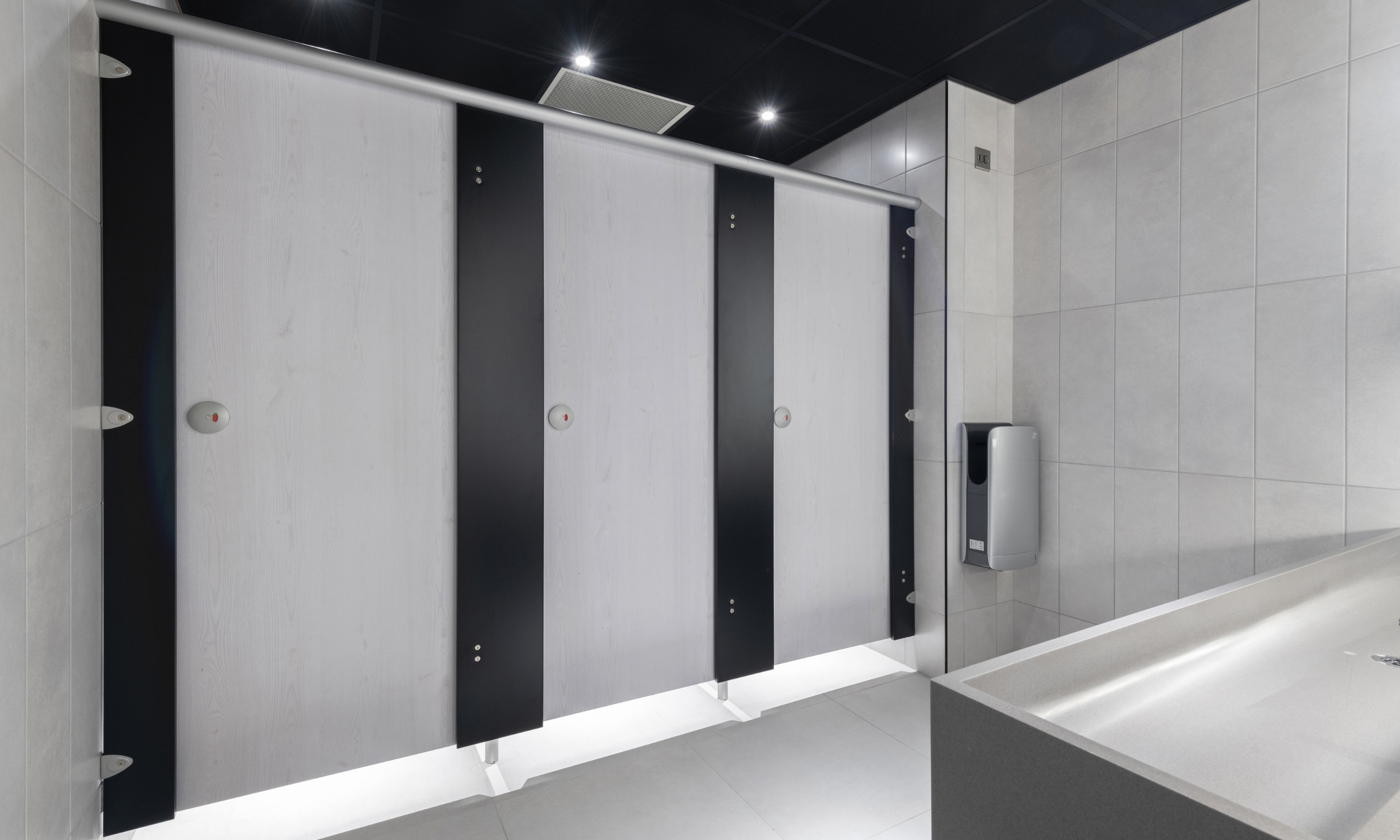 A Modern Washroom and Shower Block Installation for a Leading Gym Chain ...