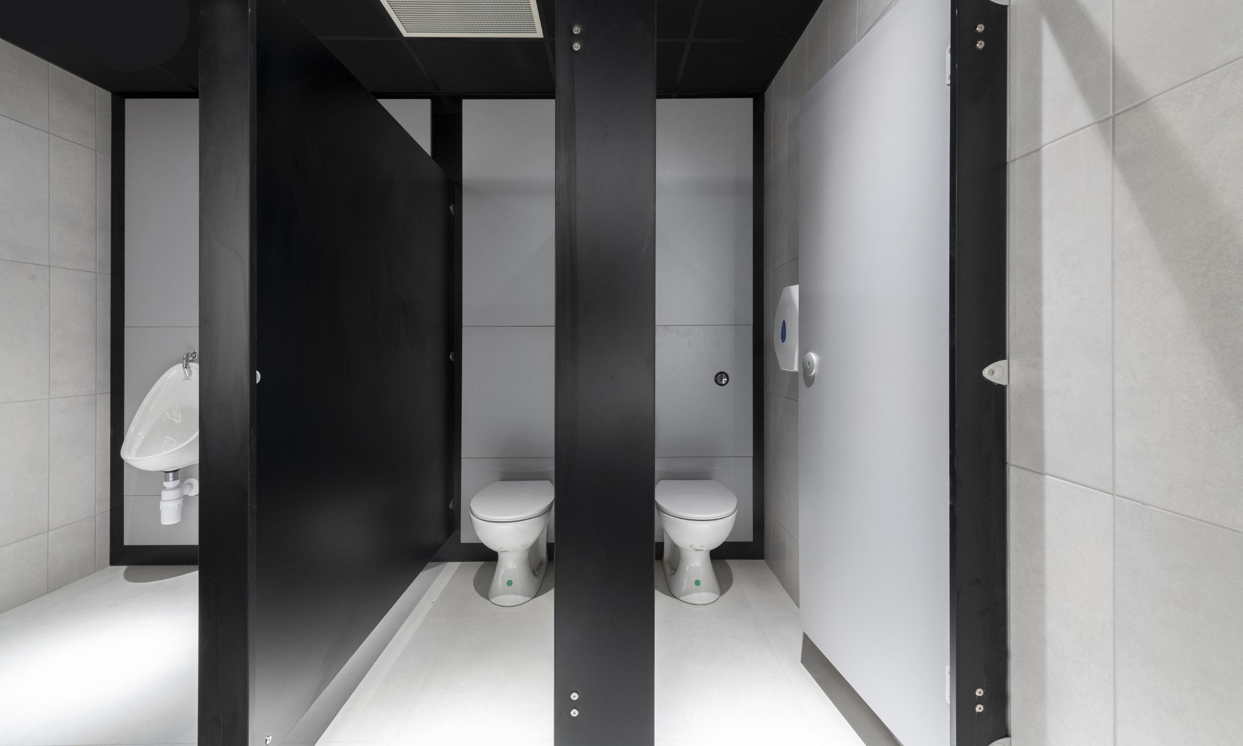 A Modern Washroom and Shower Block Installation for a Leading Gym Chain ...